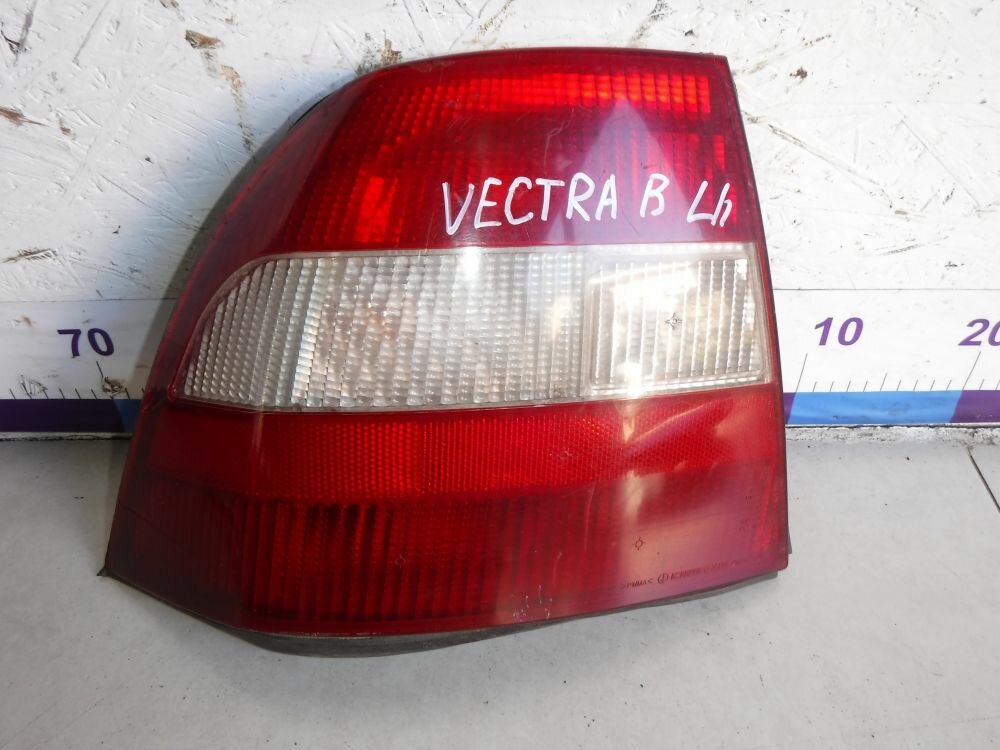 Фонарь задний левый Opel Vectra B 90568047