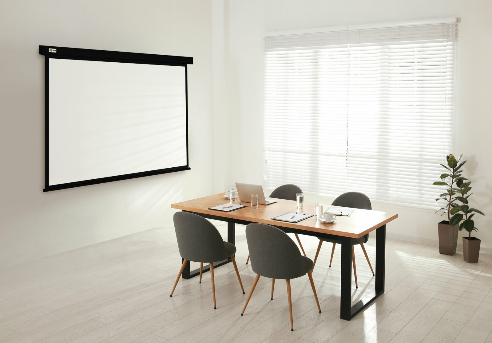 Экран Cactus CS-PSW-183X244-BK 183x244см Wallscreen 4:3 настенно-потолочный рулонный черный