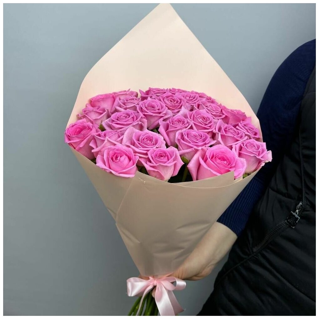 Монобукет Well Flowers "Розы" S, 25 роз, высота 50см свежий букет цветов