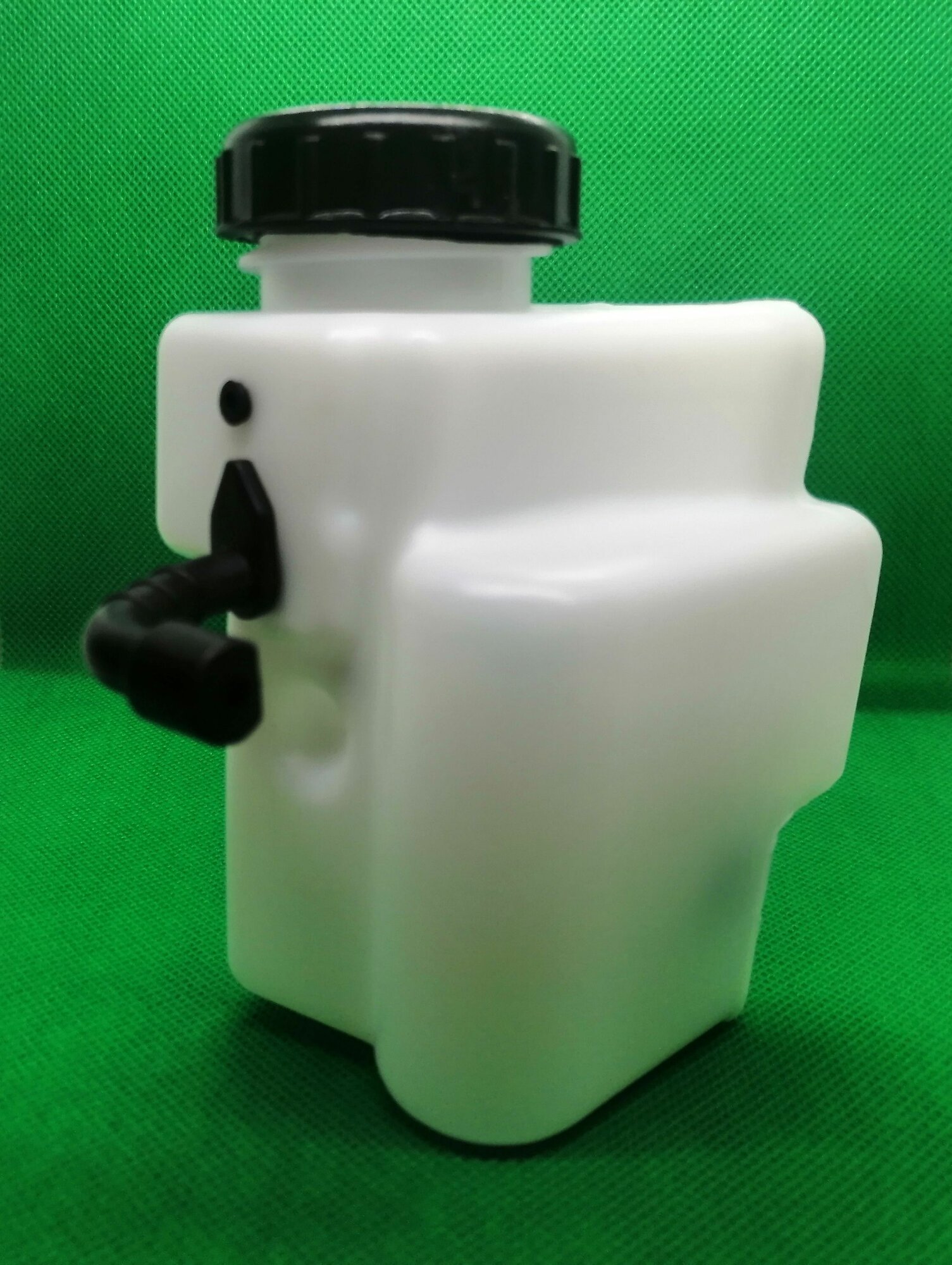 Бак топливный для бензопилы Stihl MS 180 (в сборе)