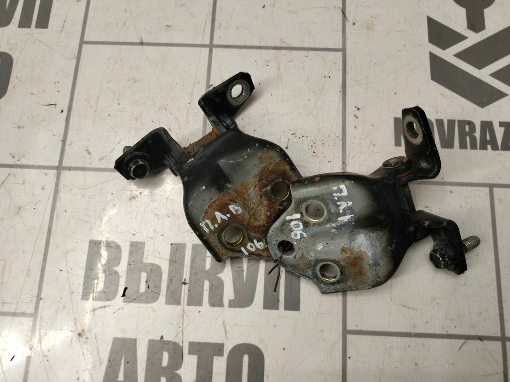 Петля двери Mitsubishi Pajero /Montero Sport (K9) 1998-2008
