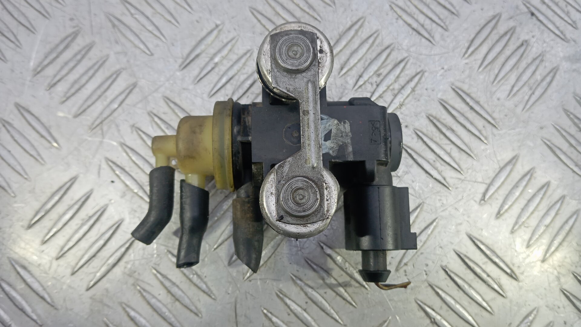 Клапан управления турбиной (Актуатор) VOLKSWAGEN PASSAT B8, Номер 1K0906627B