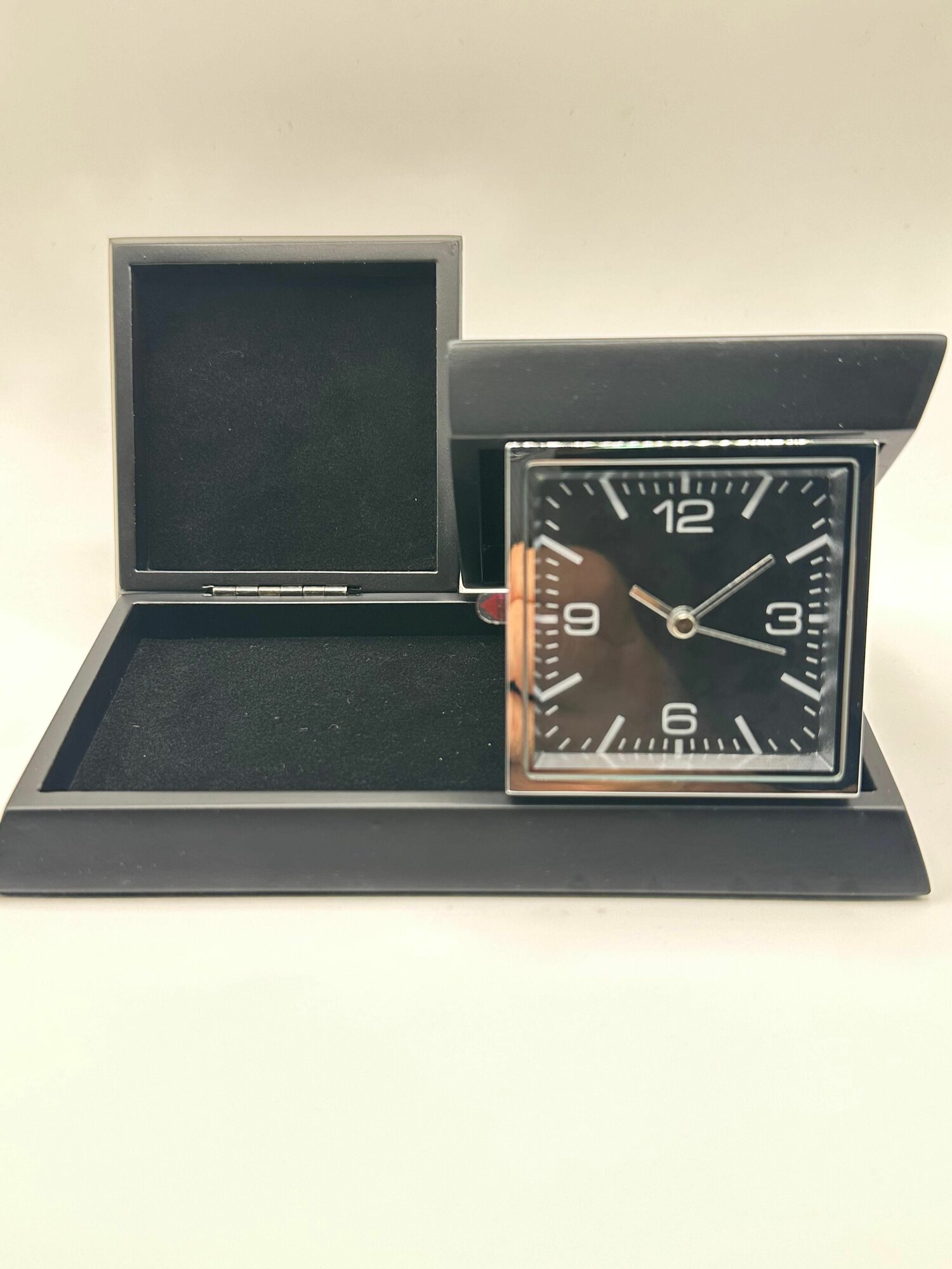 Часы настольные дизайнерские