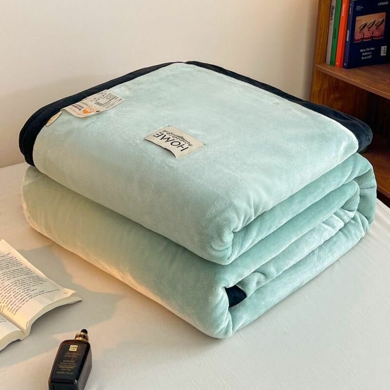 Всесезонное, Удобное, толстое и теплое зимнее одеяло размером 220х240 см