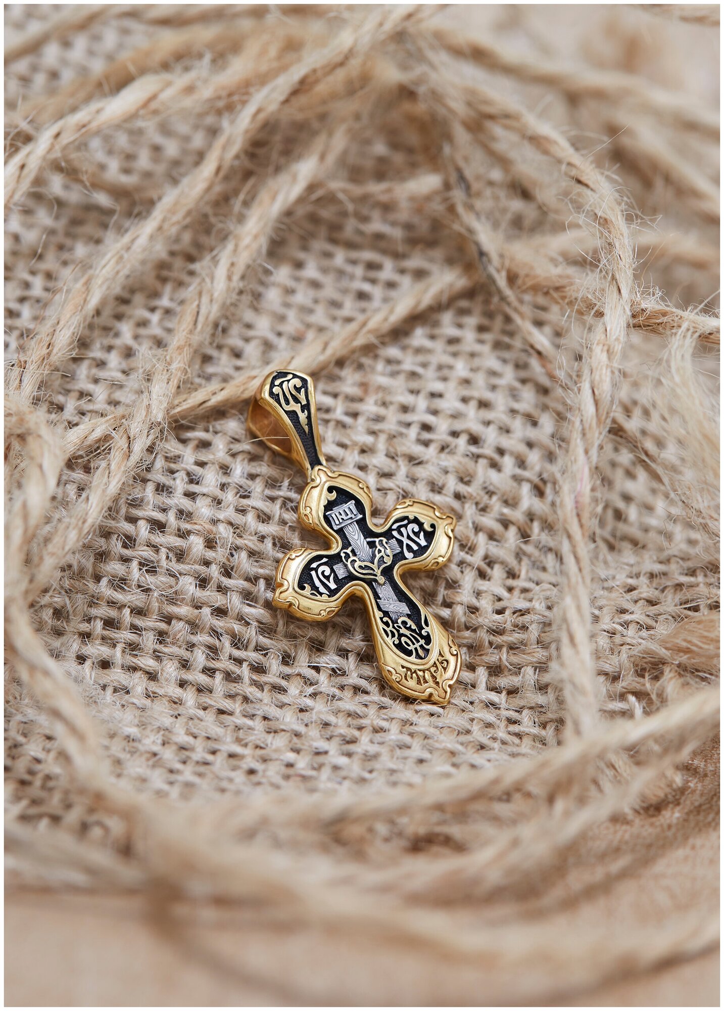 Крестик, серебро, 925 проба, золочение, чернение, родирование