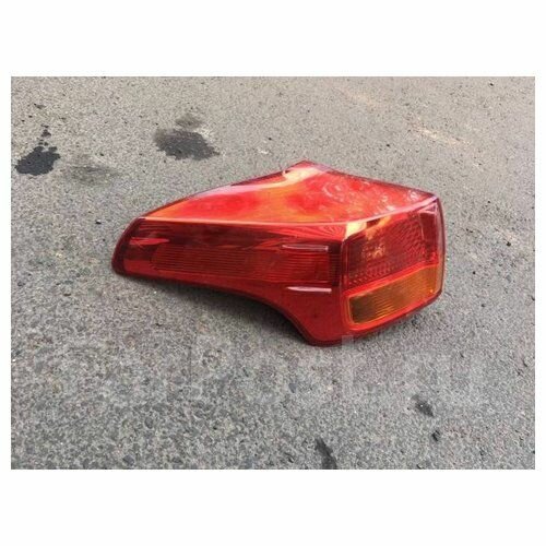 Фонарь задний левый Toyota 8156142171