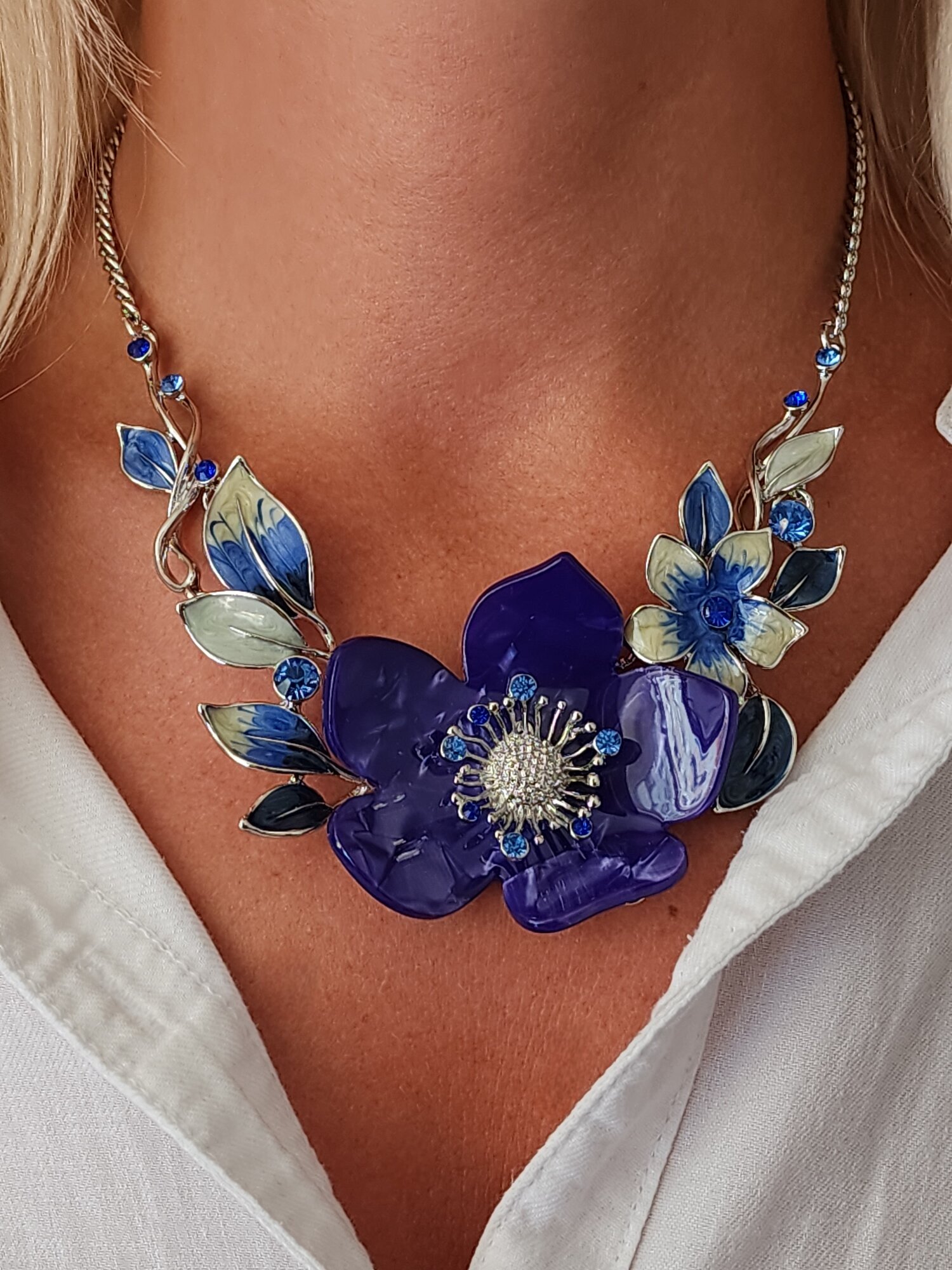 Комплект бижутерии: колье, серьги, стекло, эмаль