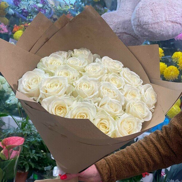 Букет Well Flowers, круглый, белый, 21 цветок, высота 50 см, букет свежих цветов