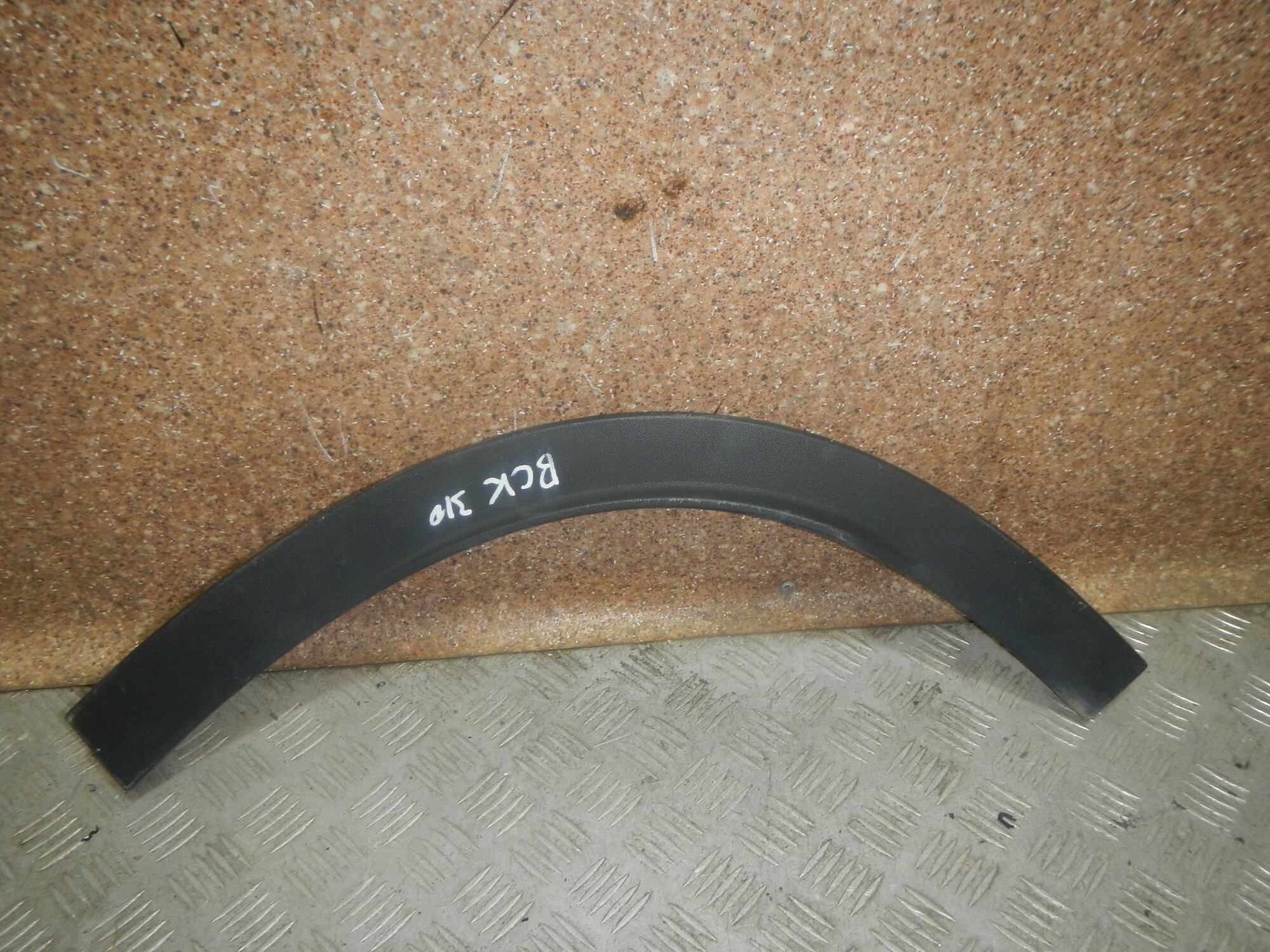 Б/У Накладка крыла заднего левого, Omoda (Омода)-C5 (22-) OMODA C5 (22-) Царапины. 566583 OMODA арт. 609001178AB