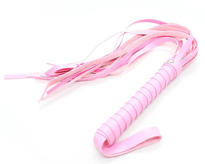 Розовая плетка Le Desir 45 см длина 1.3 см диаметр рукояти эко-кожа розовый цвет
