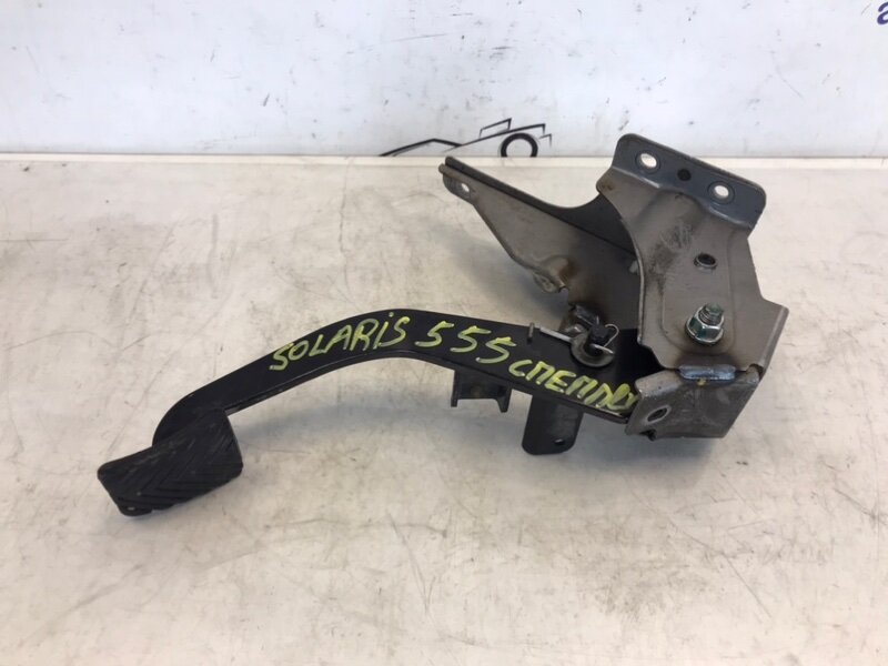 Б/У педаль сцепления Hyundai Solaris 2011 RB G4FA nКомплектность на фото. 37078 Hyundai-KIA арт. 328021R100