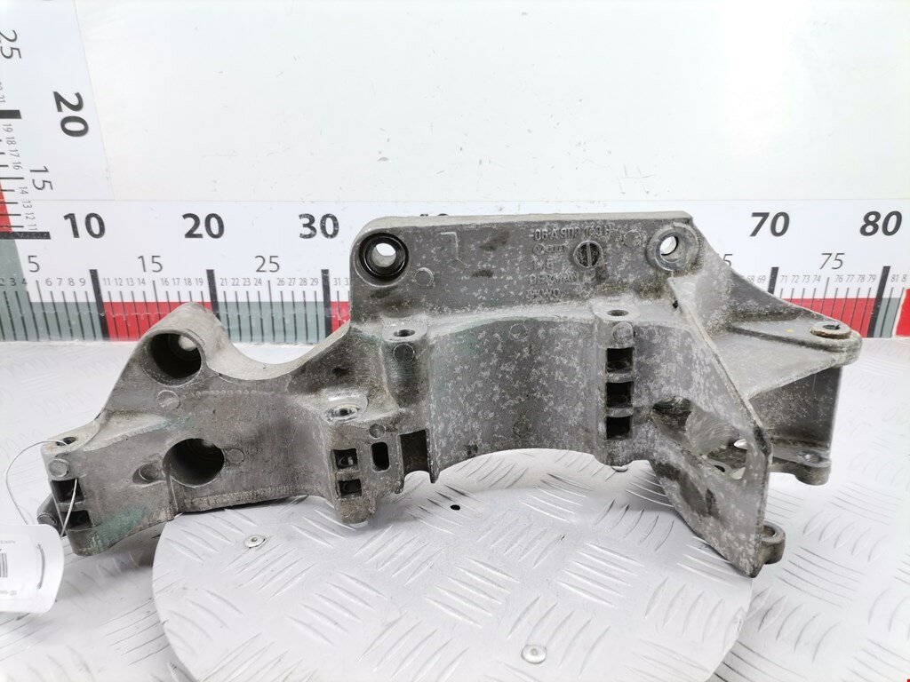 Кронштейн генератора Audi A3 8L 06A903143H арт. 1759910