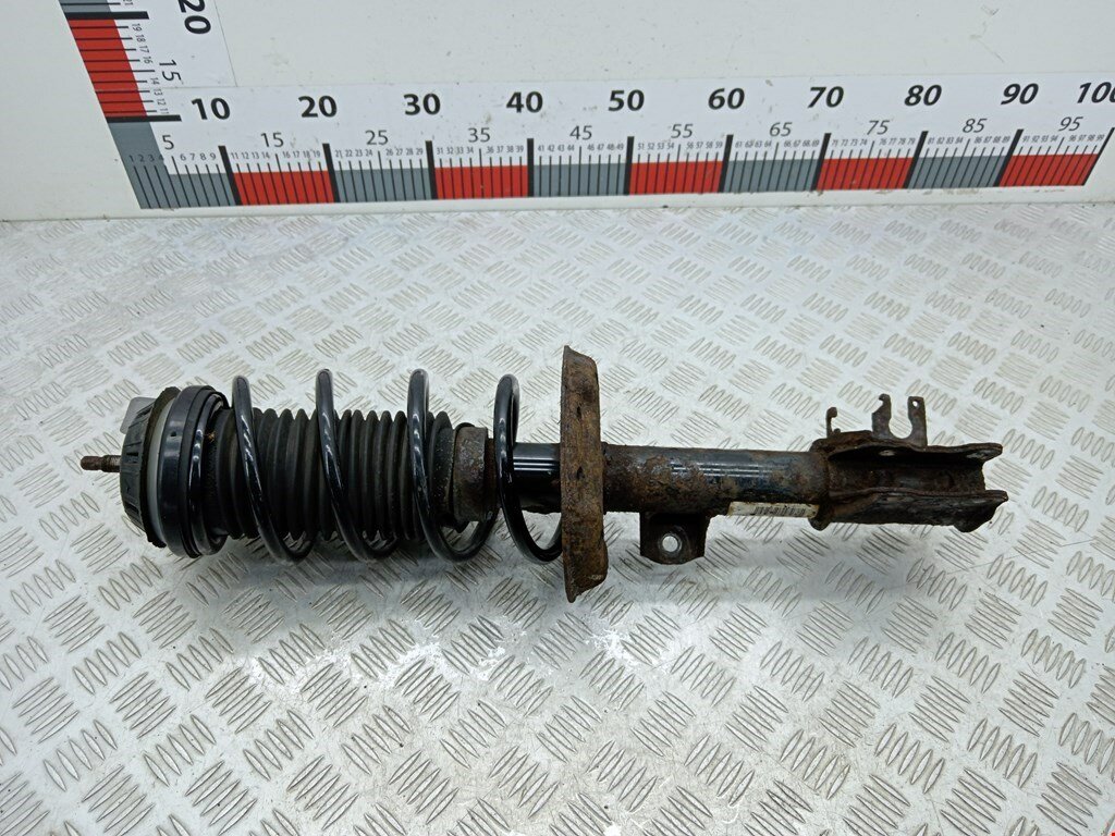 Стойка амортизатора переднего правого Opel Corsa D 93195846 арт. 1972113