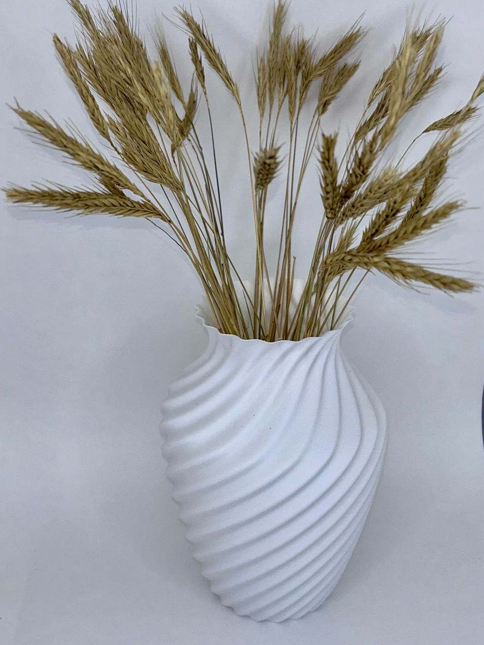 Ваза декоративная для цветов и сухоцветов 3d спиральная интерьерная для дома и сада