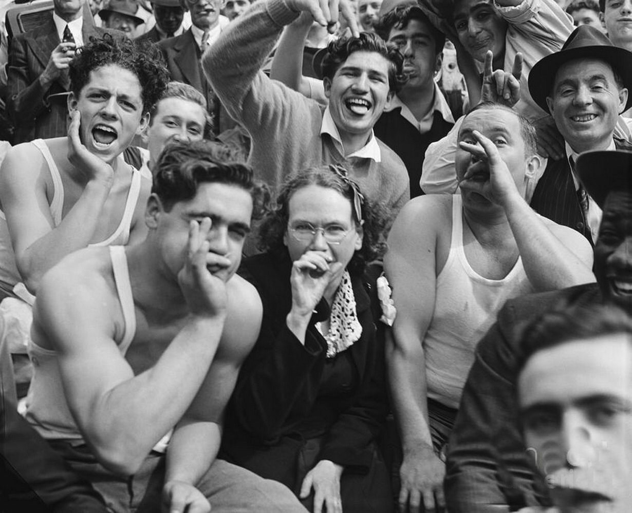 Плакат, постер болельщики на боксерском матче на холсте, размер 30х42см