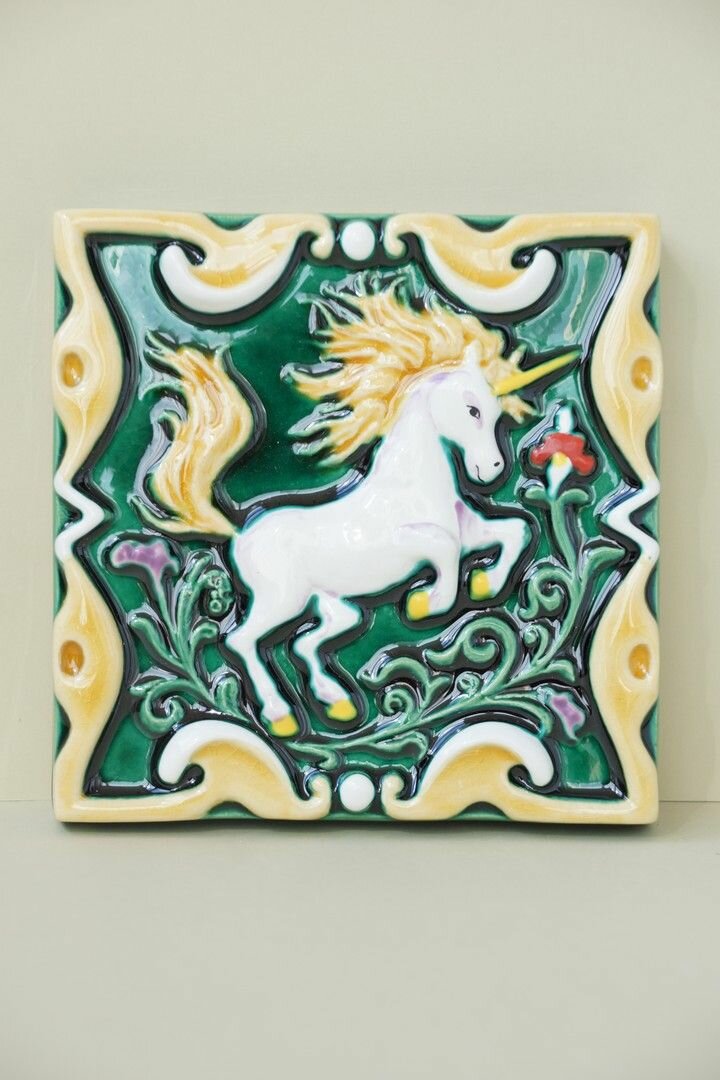Единорог. Панно, изразец, настенный декор, плакетка, украшение настенное интерьерное. Ярославская майолика. Керамика ручной работы. Сделано в России.