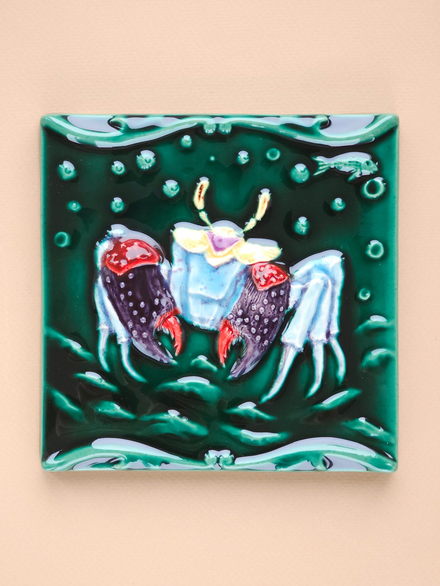 Краб (синий). Панно, изразец, настенный декор, плакетка, украшение настенное интерьерное. Ярославская майолика. Керамика ручной работы. Сделано в России.
