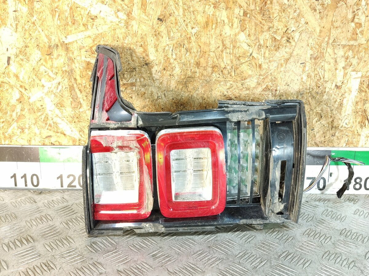 Фонарь задний правый LAND ROVER Range Rover 2013-2021 LR034235