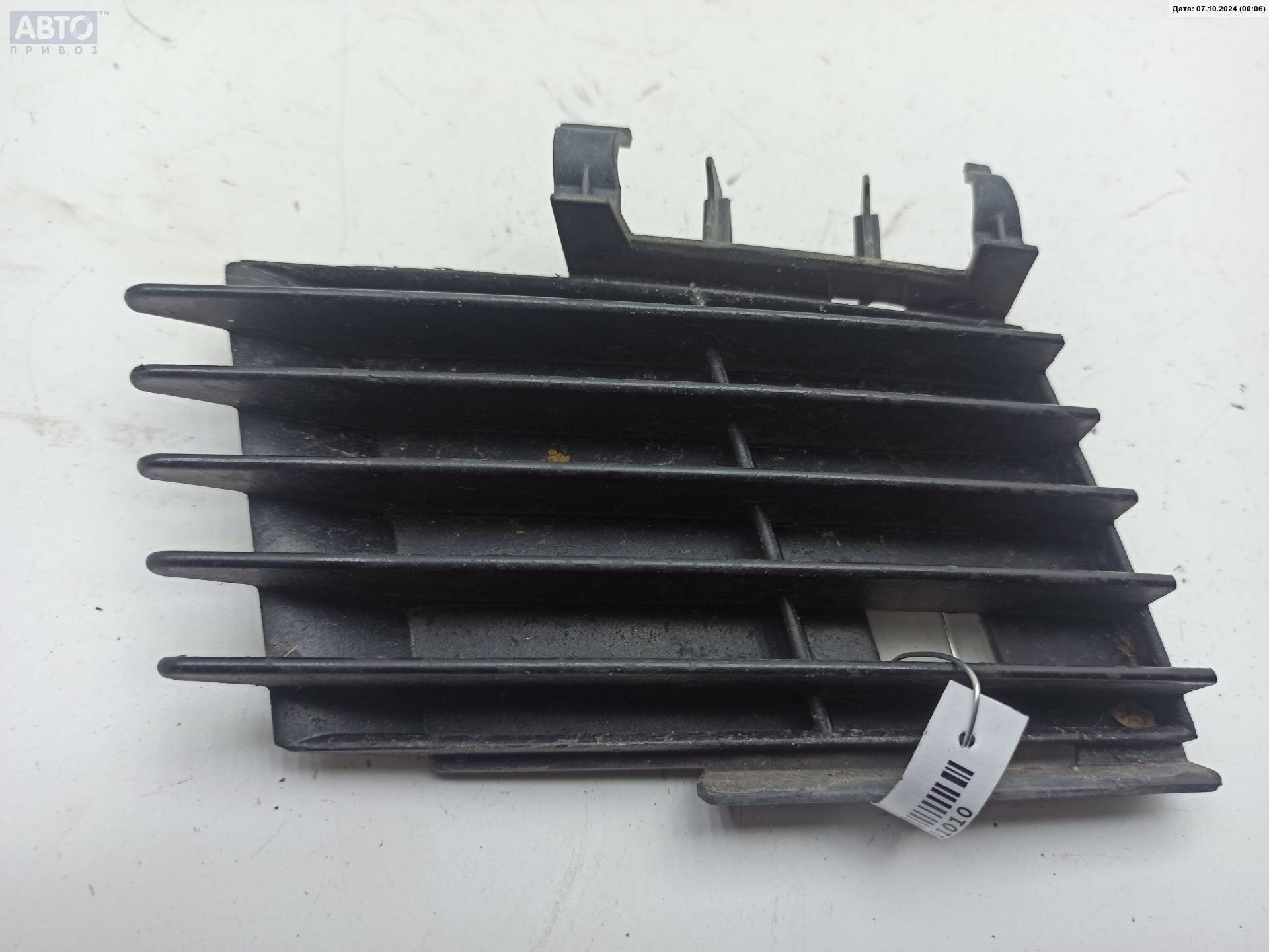 Решетка (заглушка) в бампер Opel Vectra C (2002-2008)