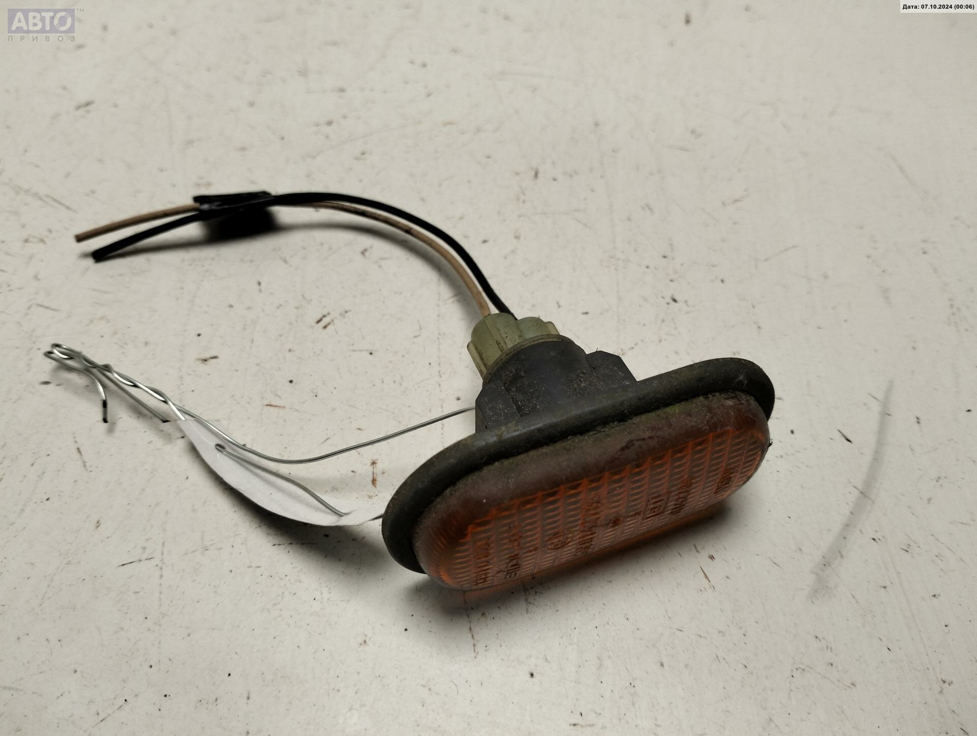 Повторитель поворота правый Renault Kangoo 1 (1998-2008)