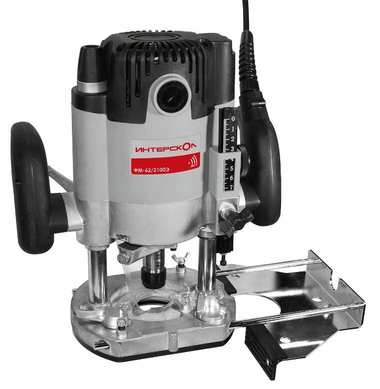 Фрезерная машина Интерскол ФМ-62/2100Э с регулировкой оборотов
