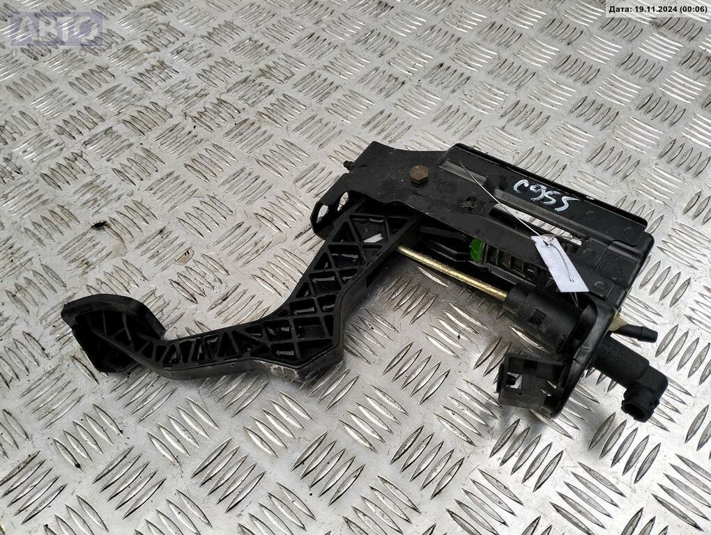 Цилиндр сцепления главный Volkswagen Golf-4