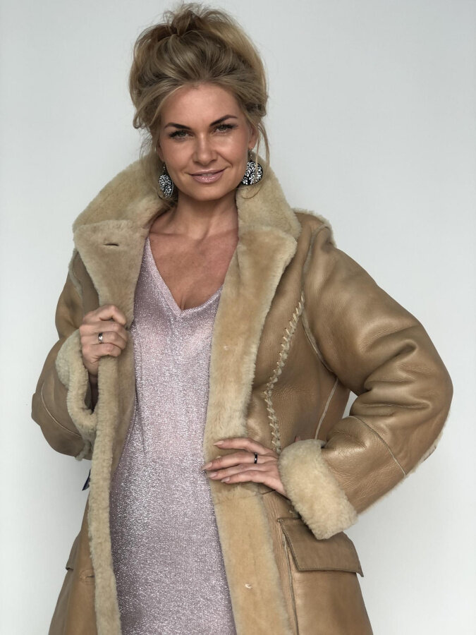 Дубленка женская короткая бежевая р.48 /10967/