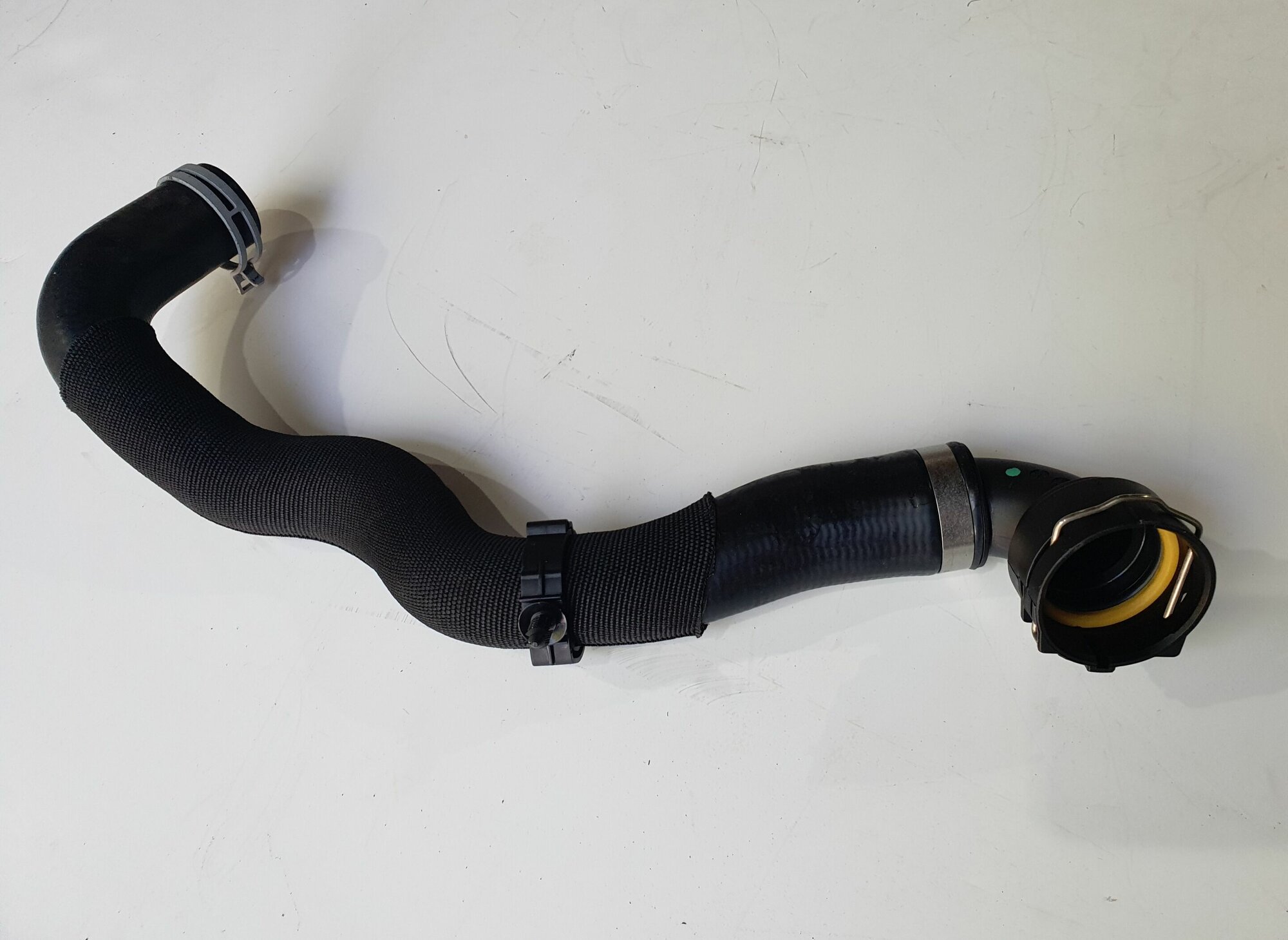 Патрубок радиатора охлаждения впускной Geely Monjaro [2.0 16V 8AT внедорожник 4X4 Turbo] 2074121200