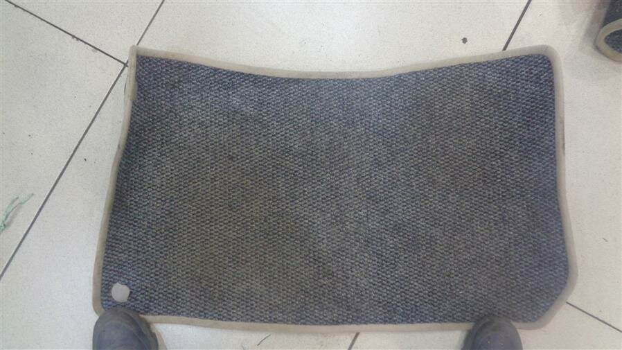 Коврик салона передний правый от Mercedes-Benz E-Сlass W211 2002-2009