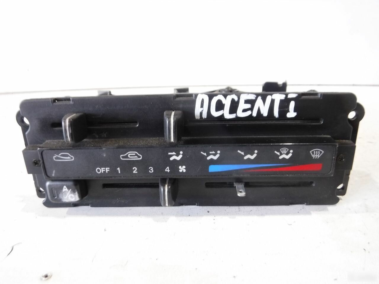 Блок управления отопителем Hyundai Accent I (1994—2000) 9725022A00