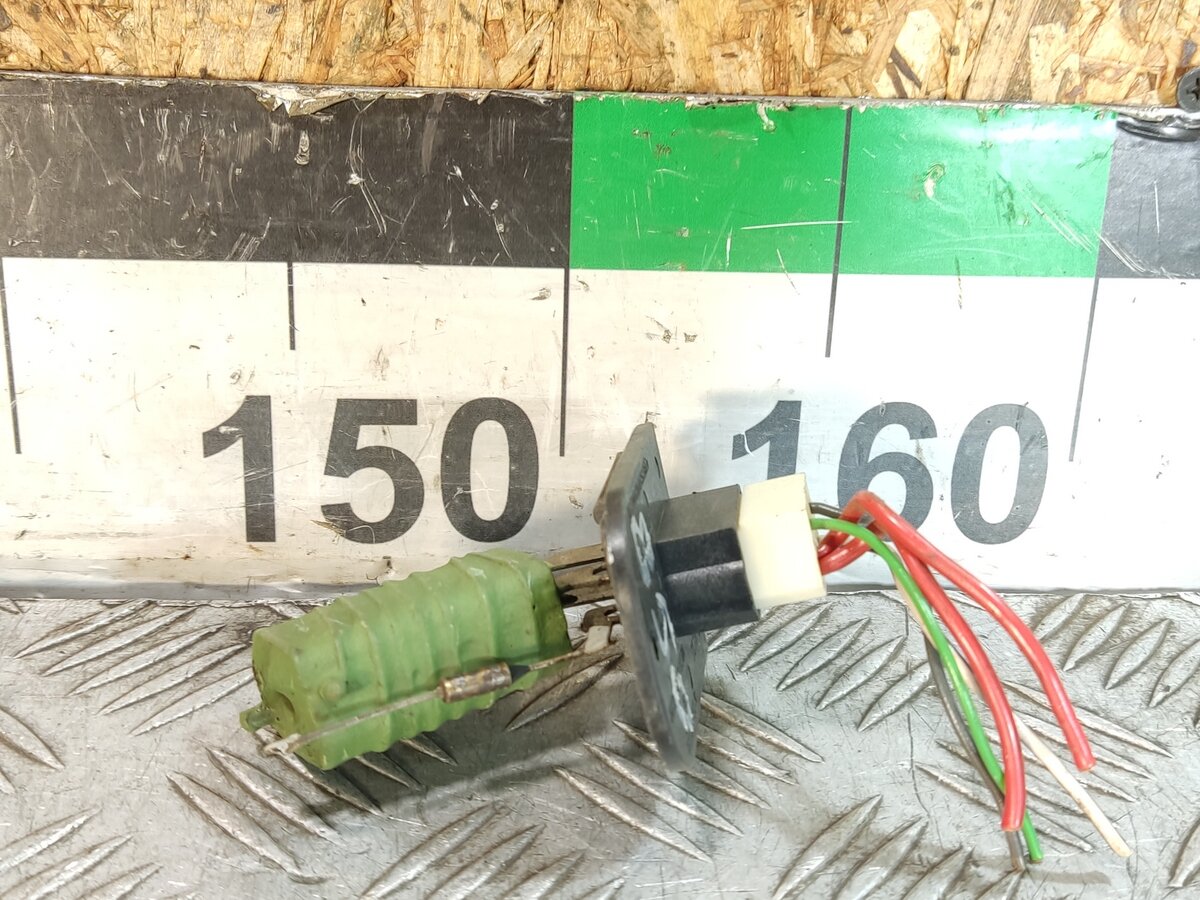 Резистор отопителя VAZ NIVA 21238118022