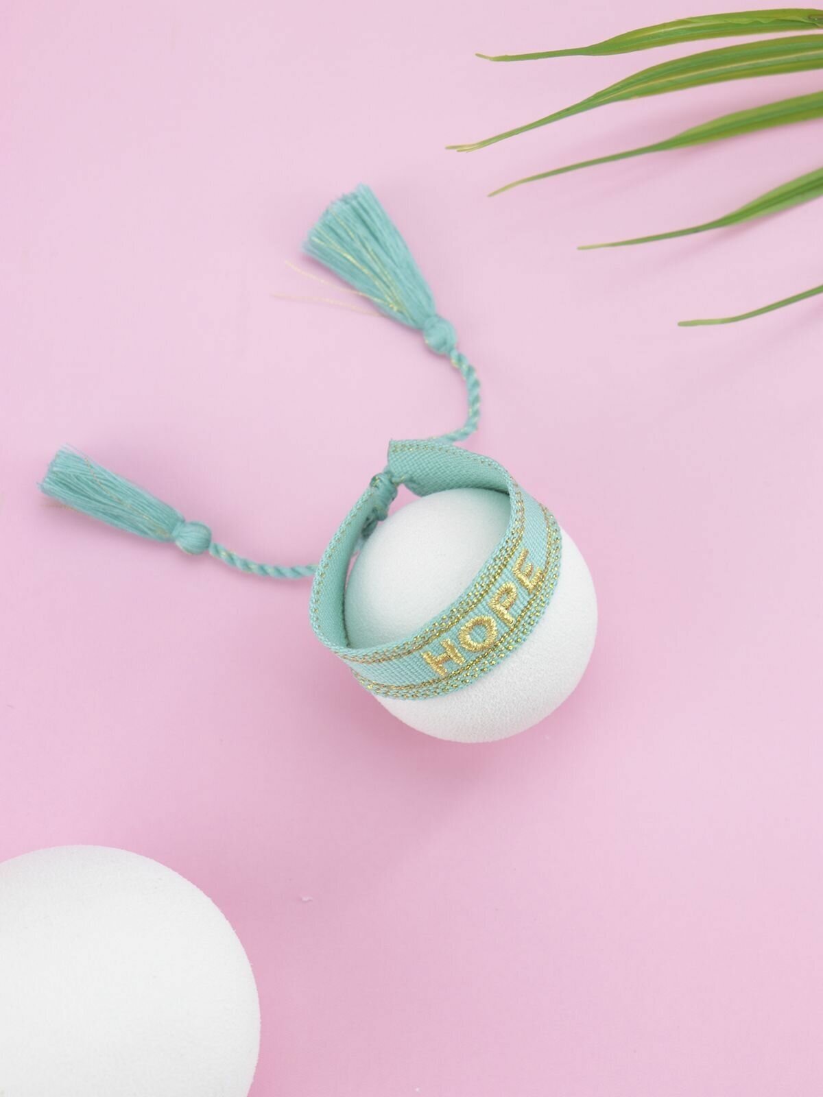 Плетеный браслет