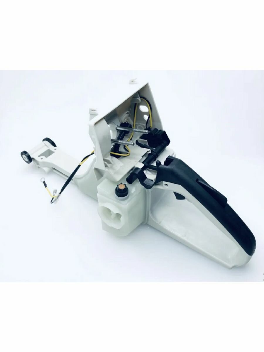 Корпус топливного бака с ручкой для бензопил STIHL MS-440 (арт. 4228)