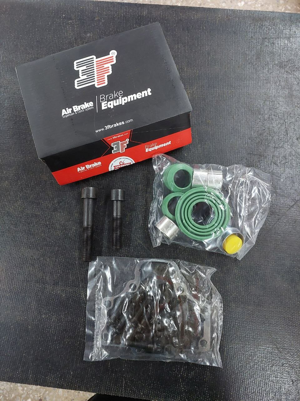 Р/к суппорта ГАЗон Next (болты, направляющие, пыльники, втулки)