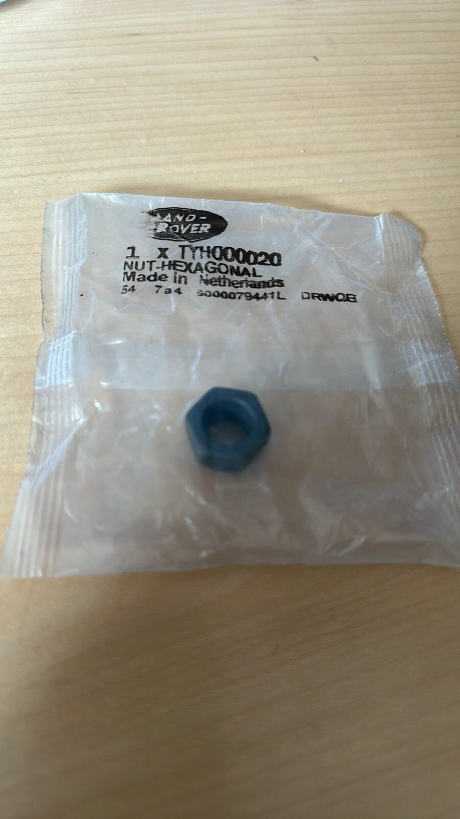 Гайка крепления муфты кардана Range Rover арт. TYH000020