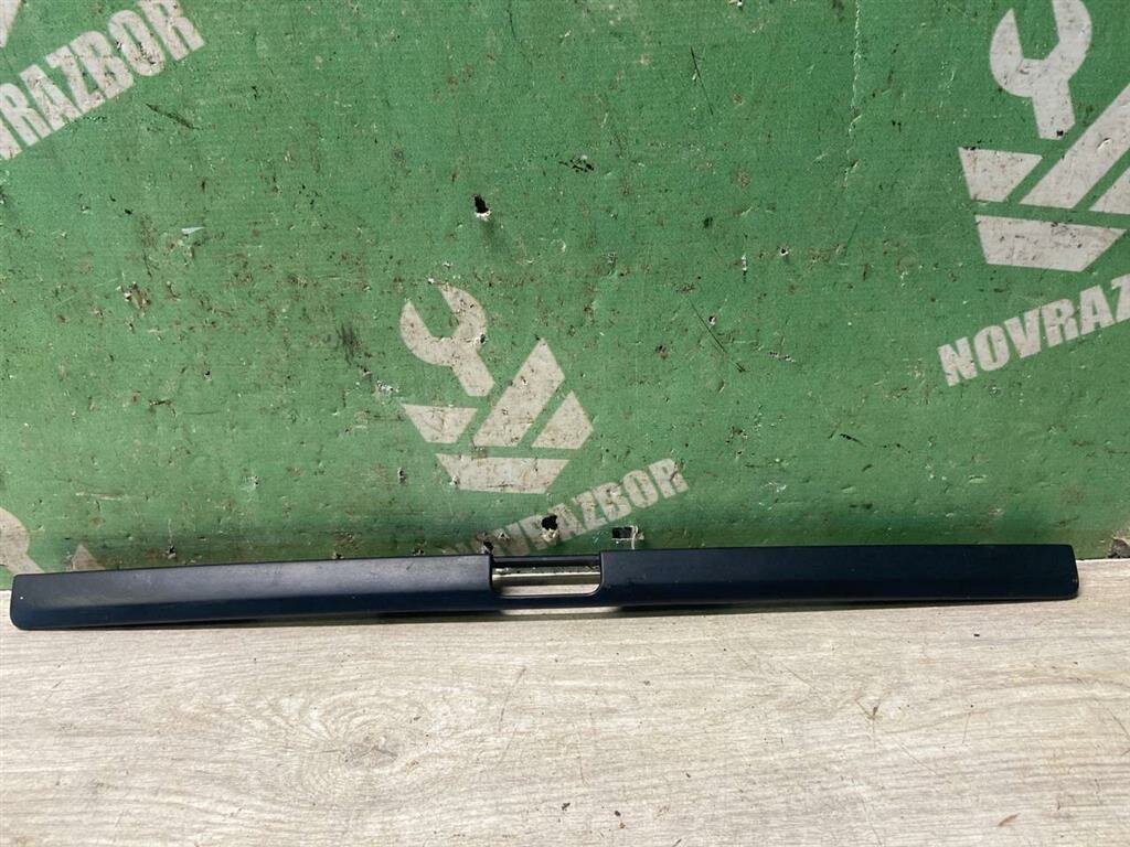 Накладка двери багажника VW Golf 3 Vento 91-97