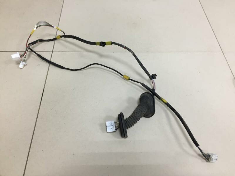 Проводка двери Toyota Camry V40 2006-2011 кат.номер: 8215333260