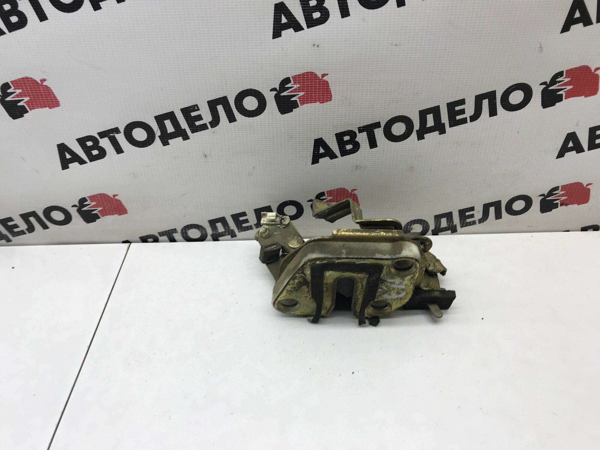 Замок двери з/п Mazda Capella GV8W 1995 г.в