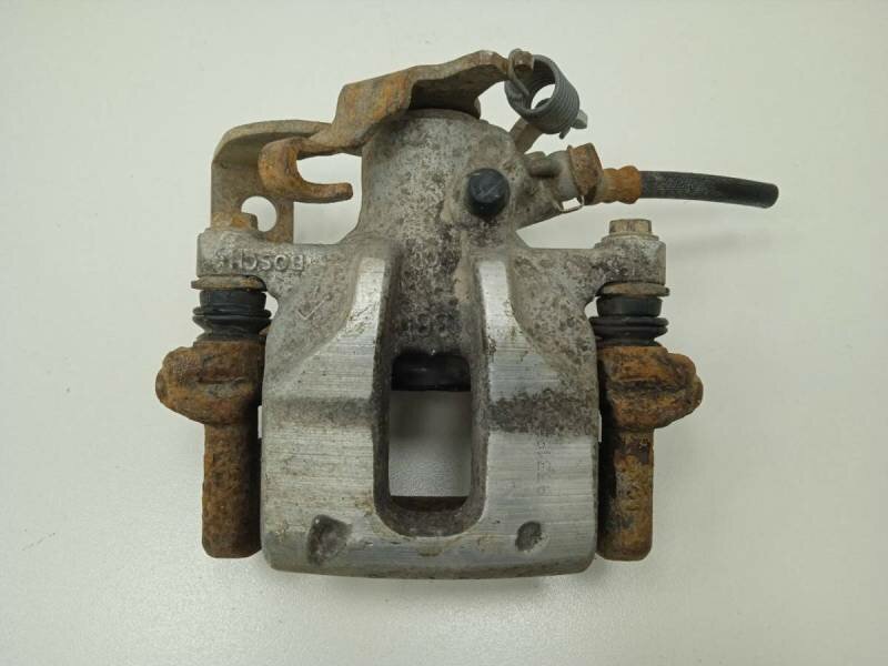 Суппорт задний правый Toyota Corolla E180 2013