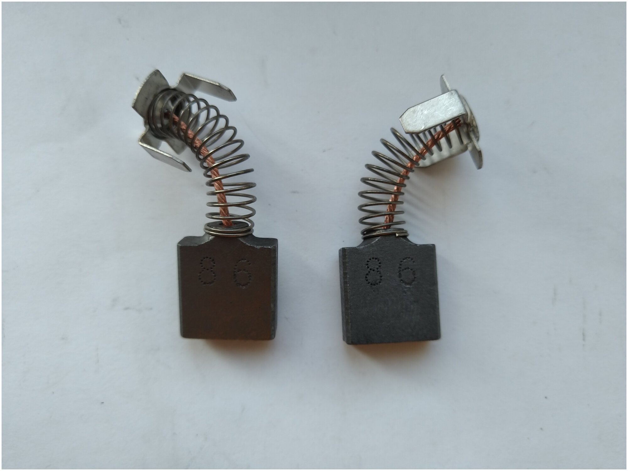 Угольные щетки (оригинал) арт. 999-086 для отбойного молотка HITACHI / HIKOKI H65SC, H65SB, H65SB2, H65SB3, H70SA, H90SC, H90SG и др.