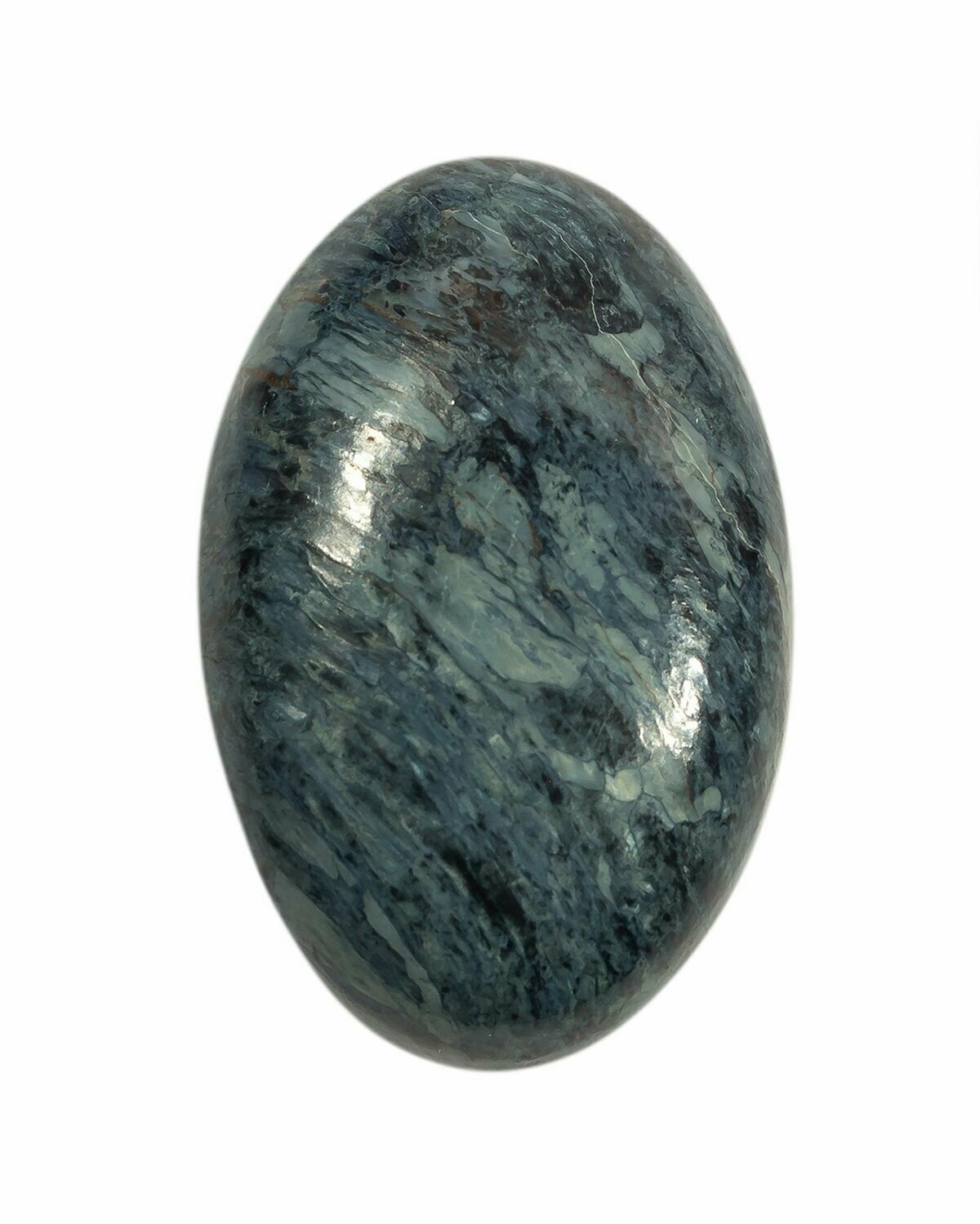 Кабошон из родусита размером 28х19х8 мм.