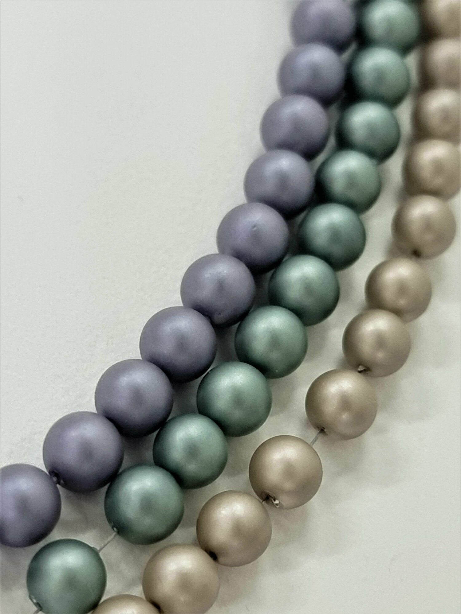 Жемчуг керамический. 7 и 6мм. 45шт. Серый, Зеленый, Бежевый.