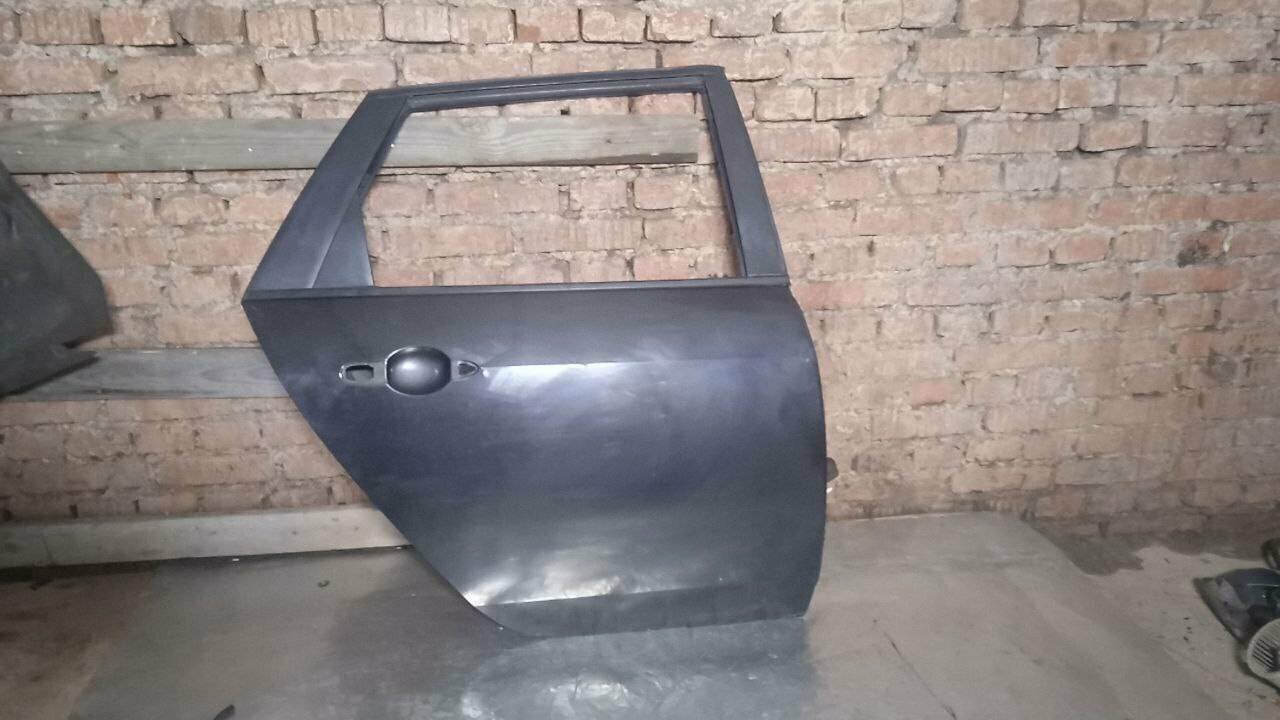 Дверь задняя правая Nissan Primera P12 2003