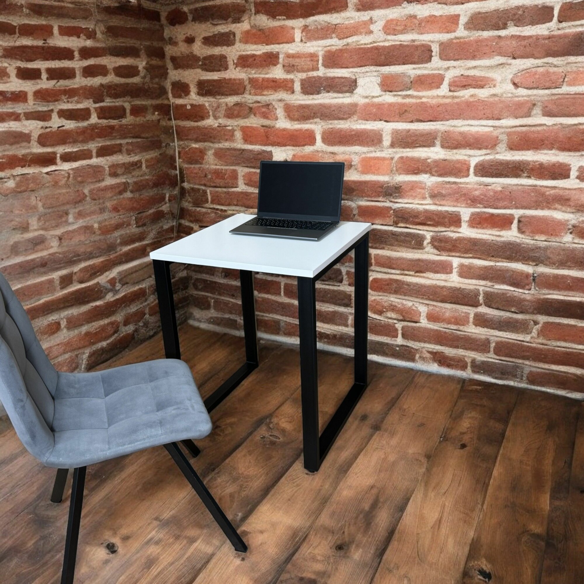 Игровой компьютерный стол/ Лофт, 60*60 см, цвет столешницы Белый, Ножки лофт черные