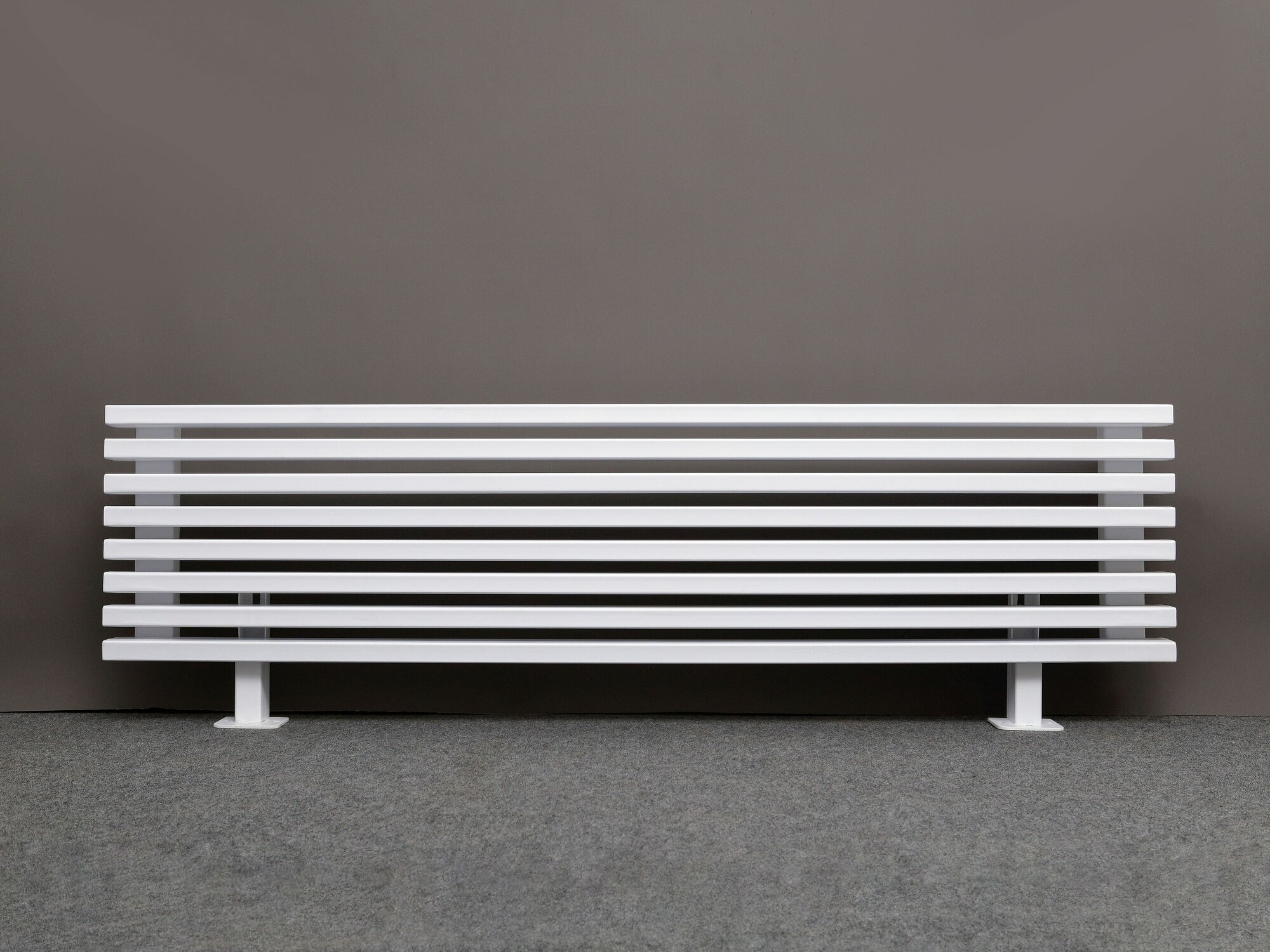 Plane W 60*30 - горизонтальный настенный трубчатый радиатор шириной 1600 мм, 8 секций , белый