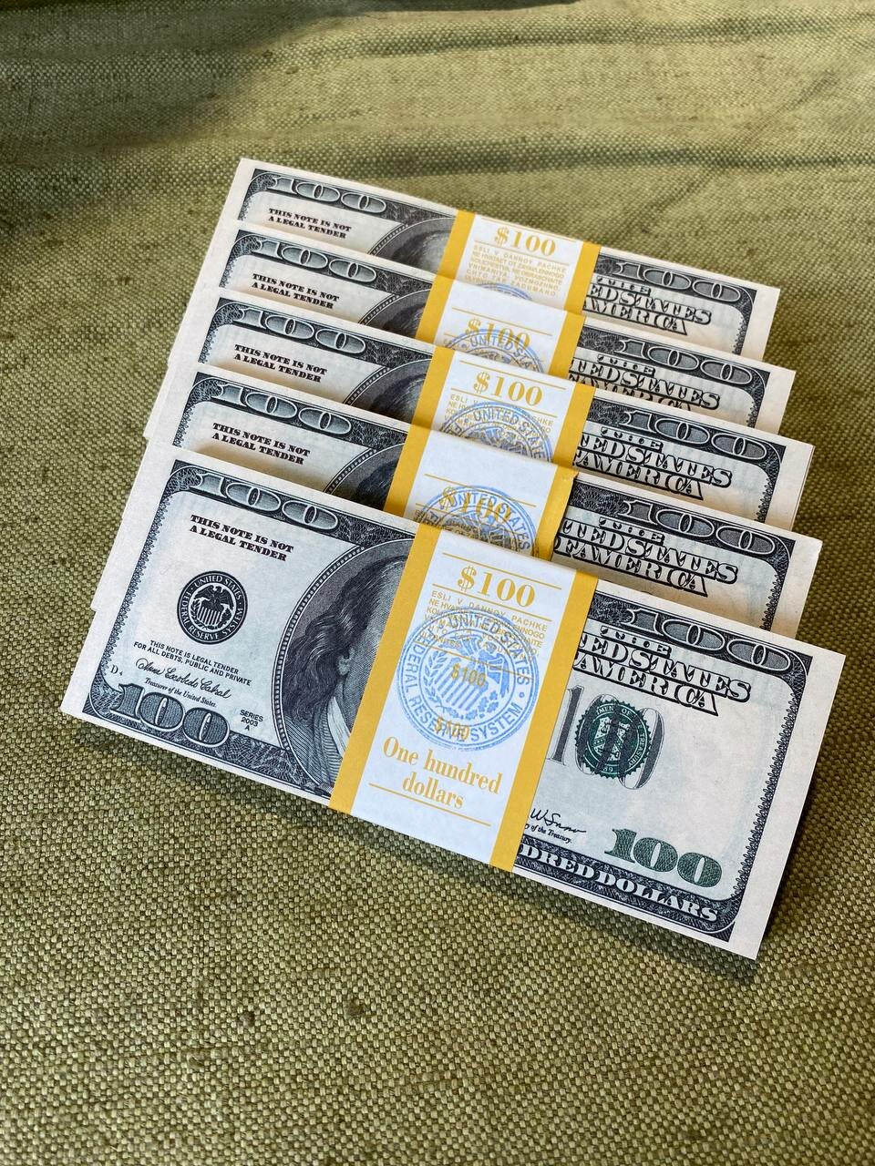 50 тысяч долларов США старого образца, сувенирные деньги (5 пачек 100 дол старого образца)