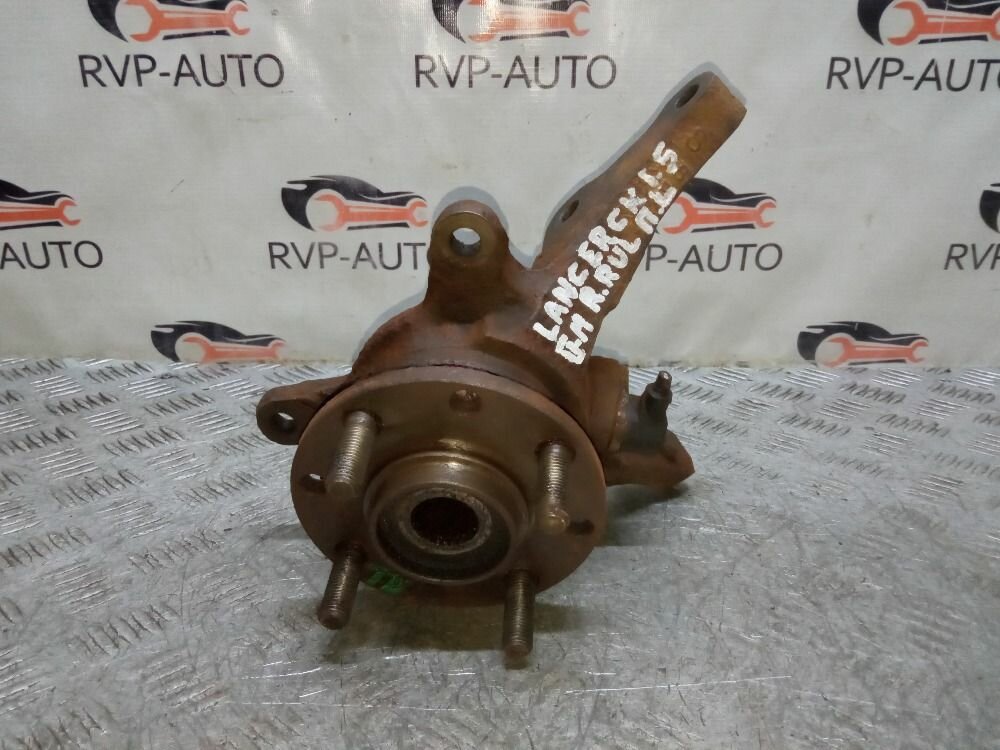 Кулак передний левый Mitsubishi Lancer CK 1995-00 Mitsubishi