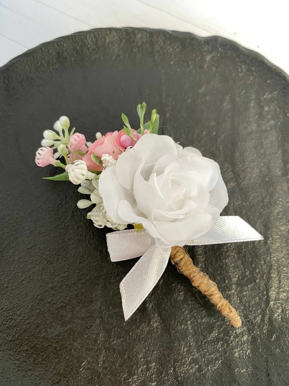 Бутоньерка