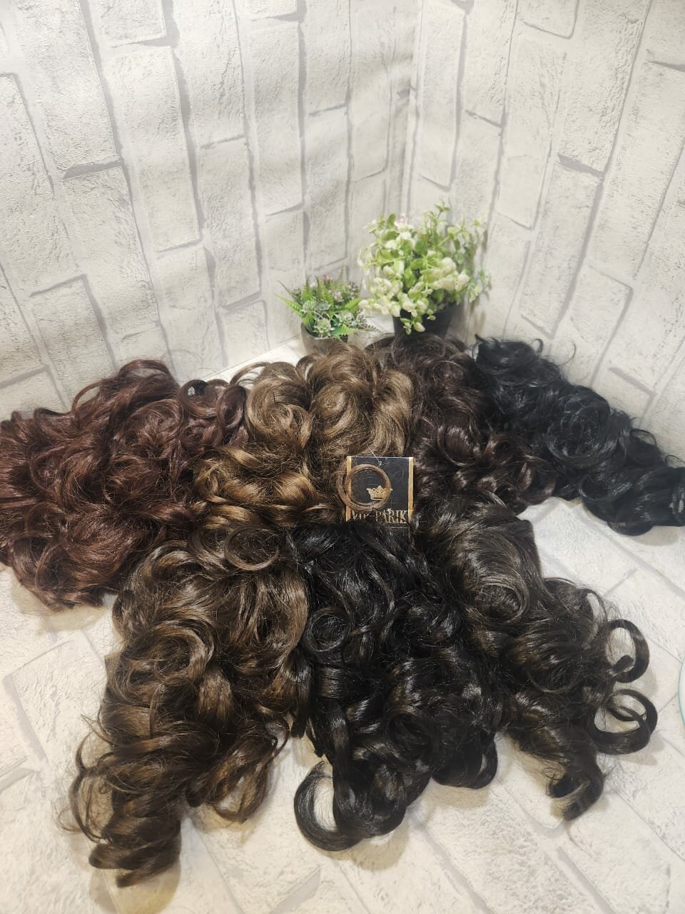 Хвост-Шиньон на крабе, сделан из искусственных премиальных материалов, имеет кудри, цвет Красное дерево