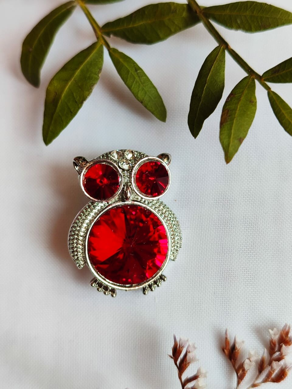 Брошь, стразы